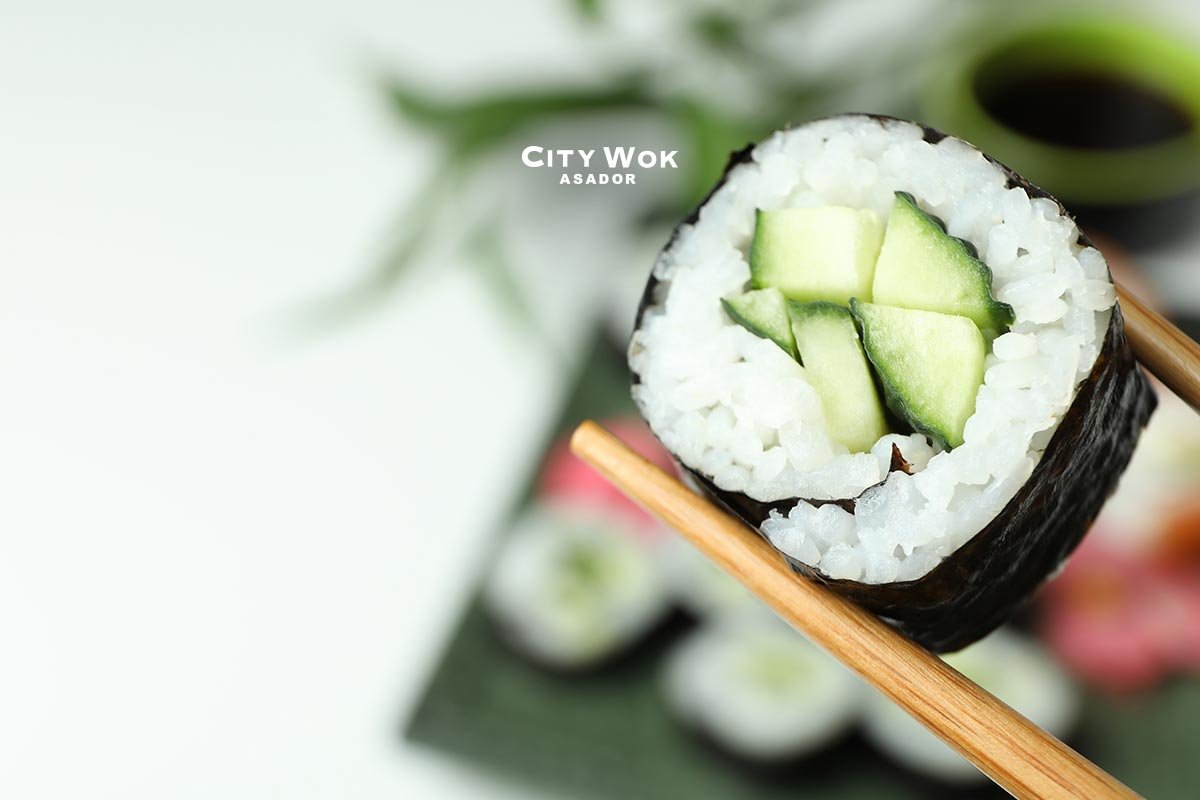 ¿Cómo se hace el maki? - Asador City Wok Talavera